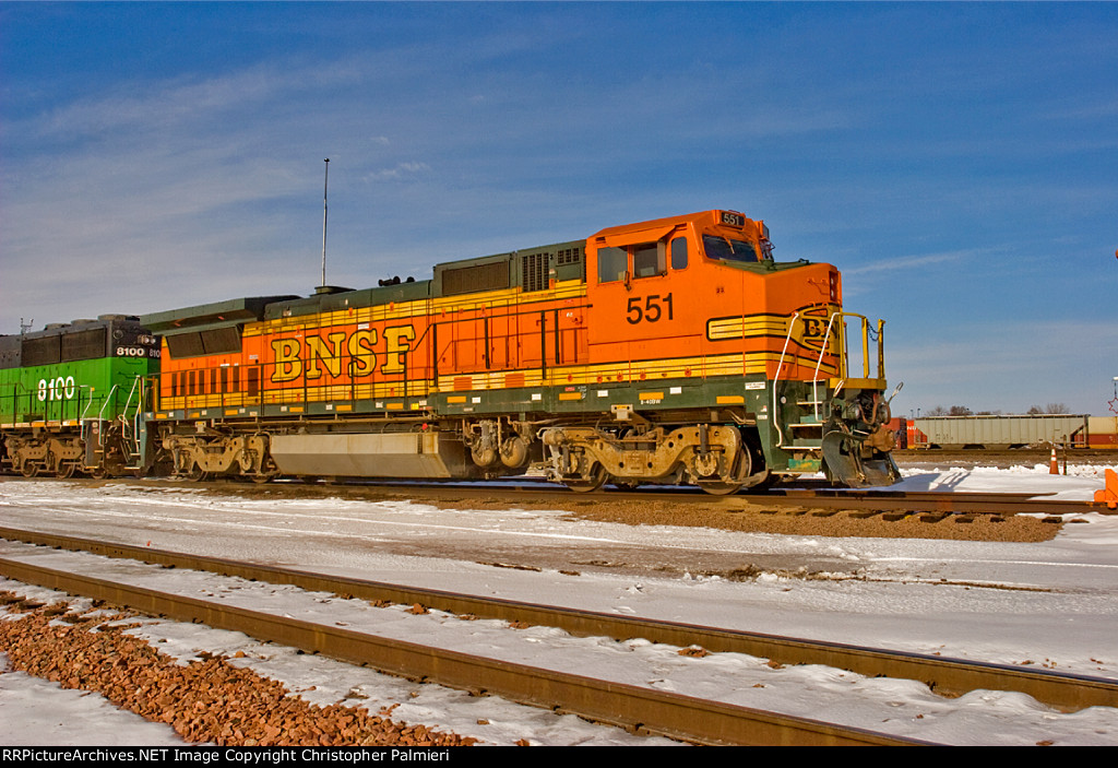 BNSF 551